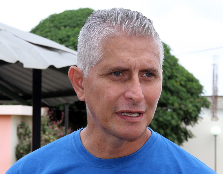 Con minga rescatan del abandono a parque barrial – REVISTA DE MANABÍ