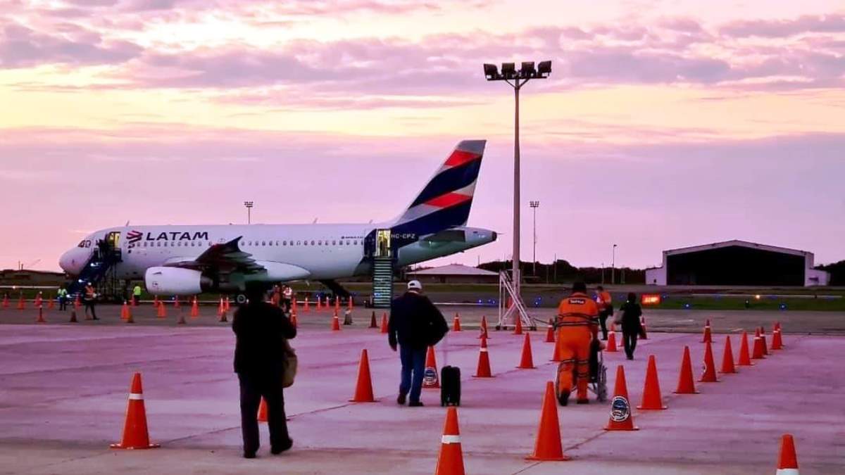 Más vuelos con pasajeros en la ruta Manta – Quito y viceversa – REVISTA ...
