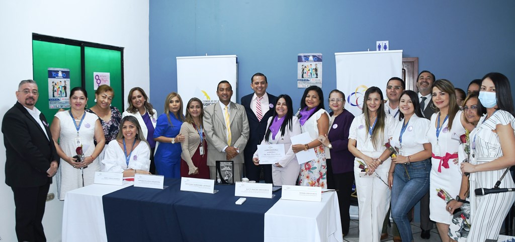 Celebración por las mujeres judiciales de Manabí – REVISTA DE MANABÍ