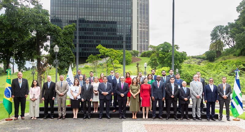 100 millones de dólares para dar crédito a mipymes ecuatorianas ...